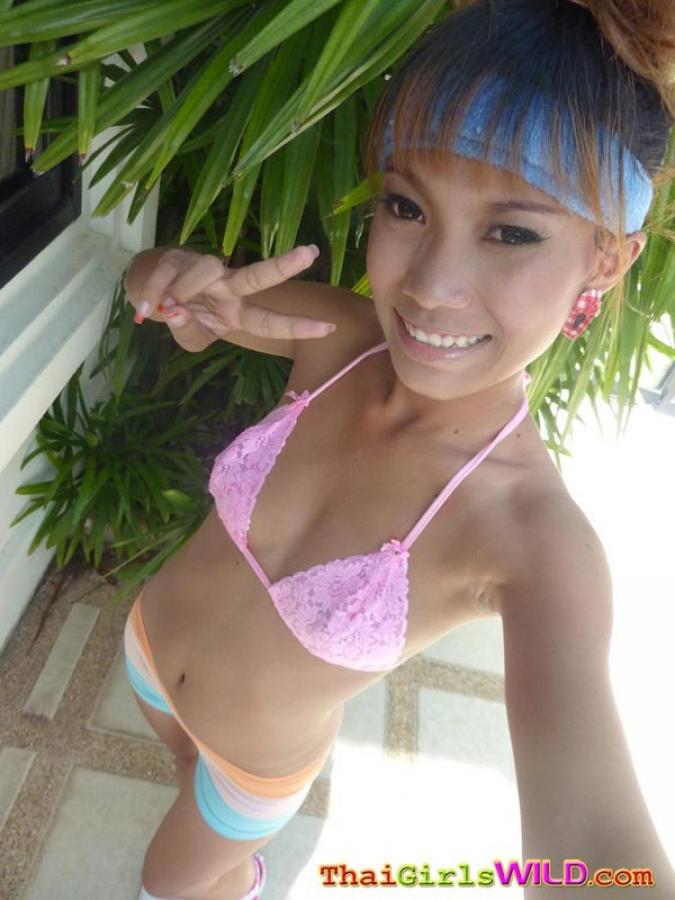 Thai hooker strips from her bikini to show her pus Images 254202