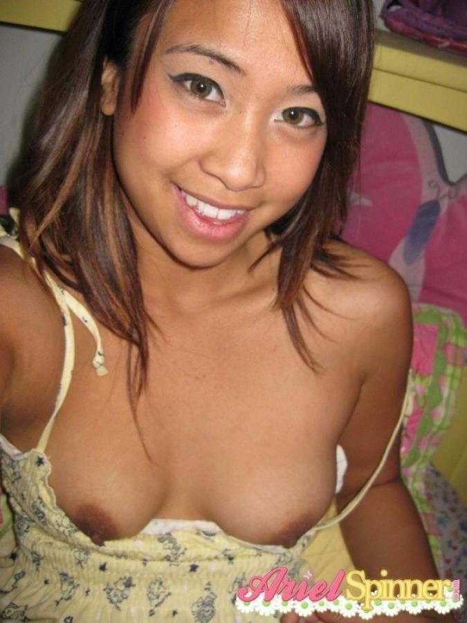 Ariel Spinner Taking Some Naughty Pics Of Herself Images 278412